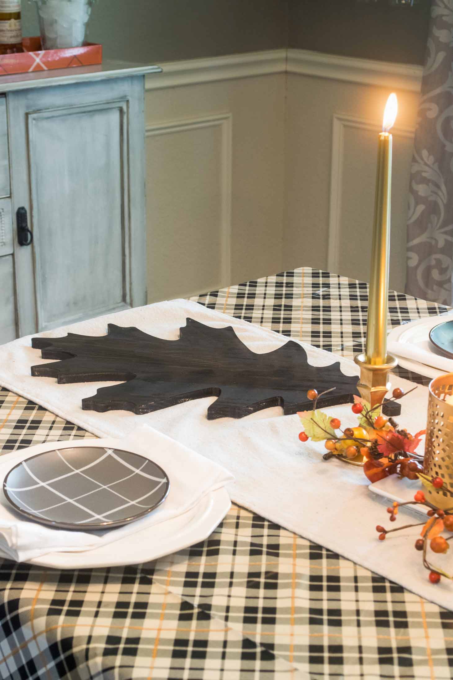 Plaid Thanksgiving Tablescape and Dining Room Decor - Major Hoff Takes ...